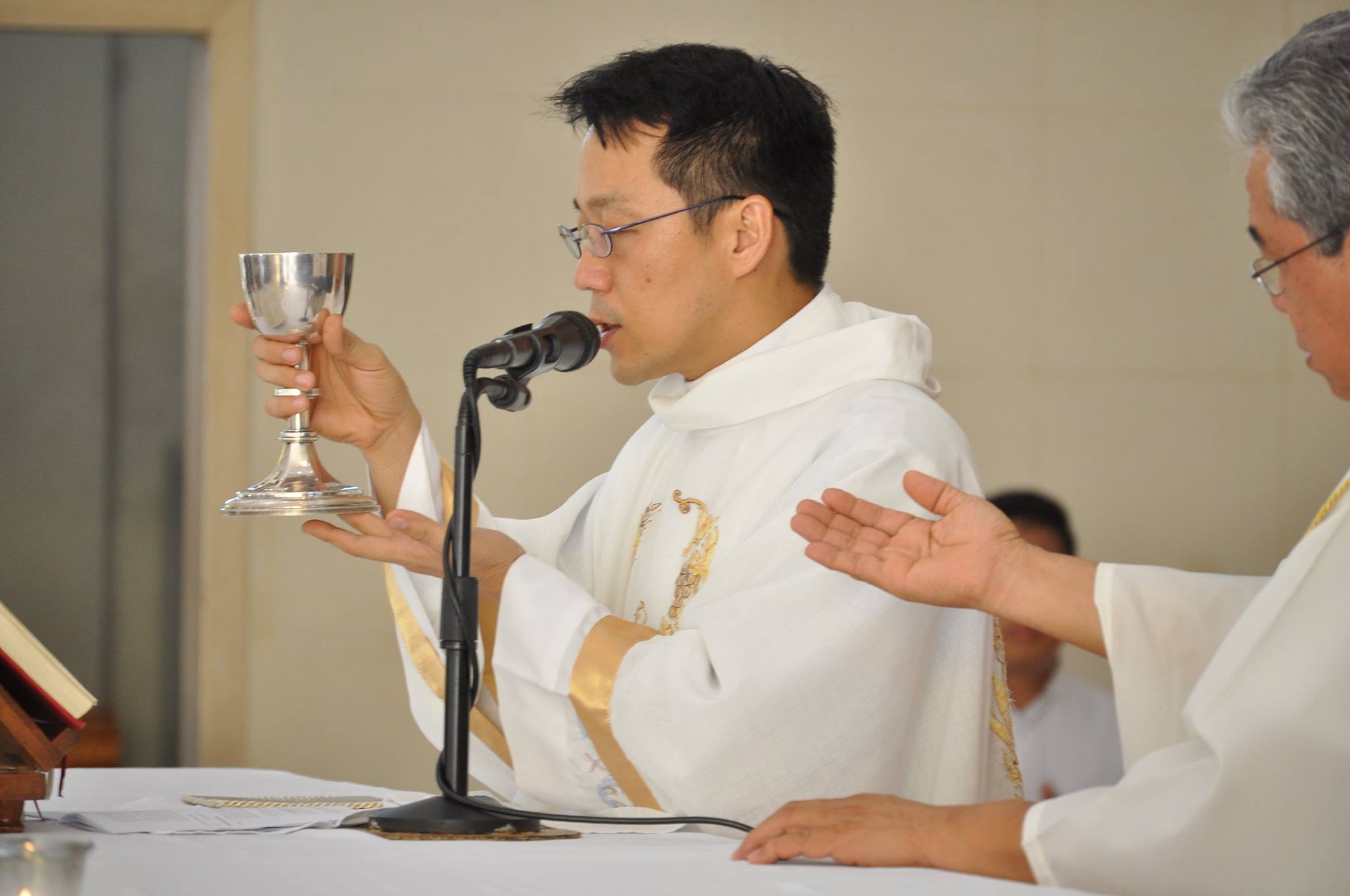 Japanese Born in Brazil Is Ordained Priest in the Philippines – Blessed ...
